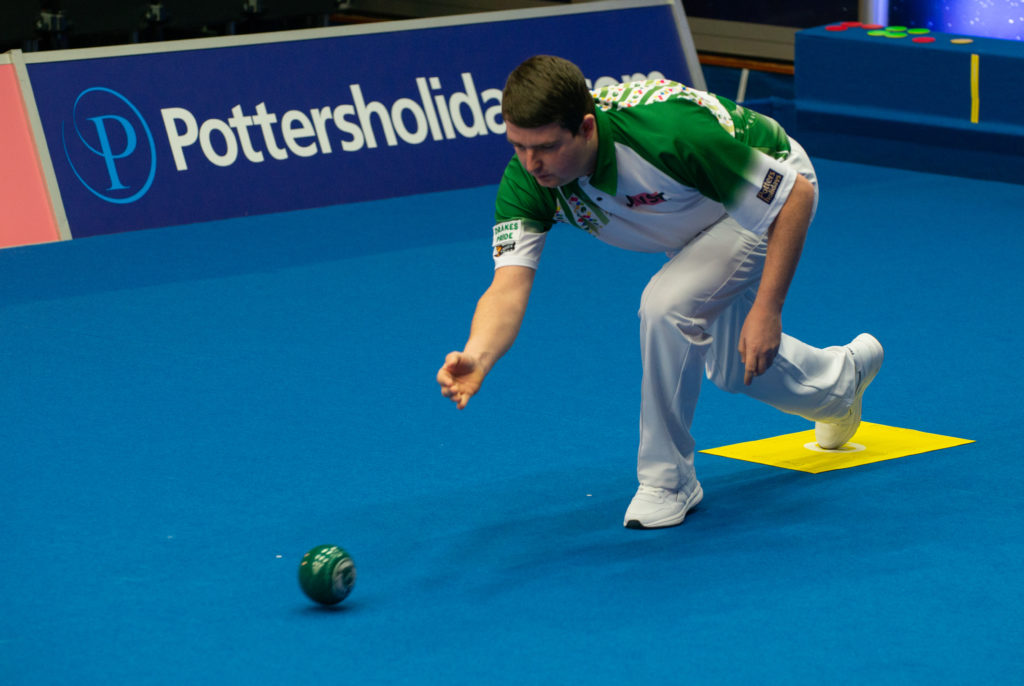 defending champion, dawes, through to the second round « World Bowls Tour